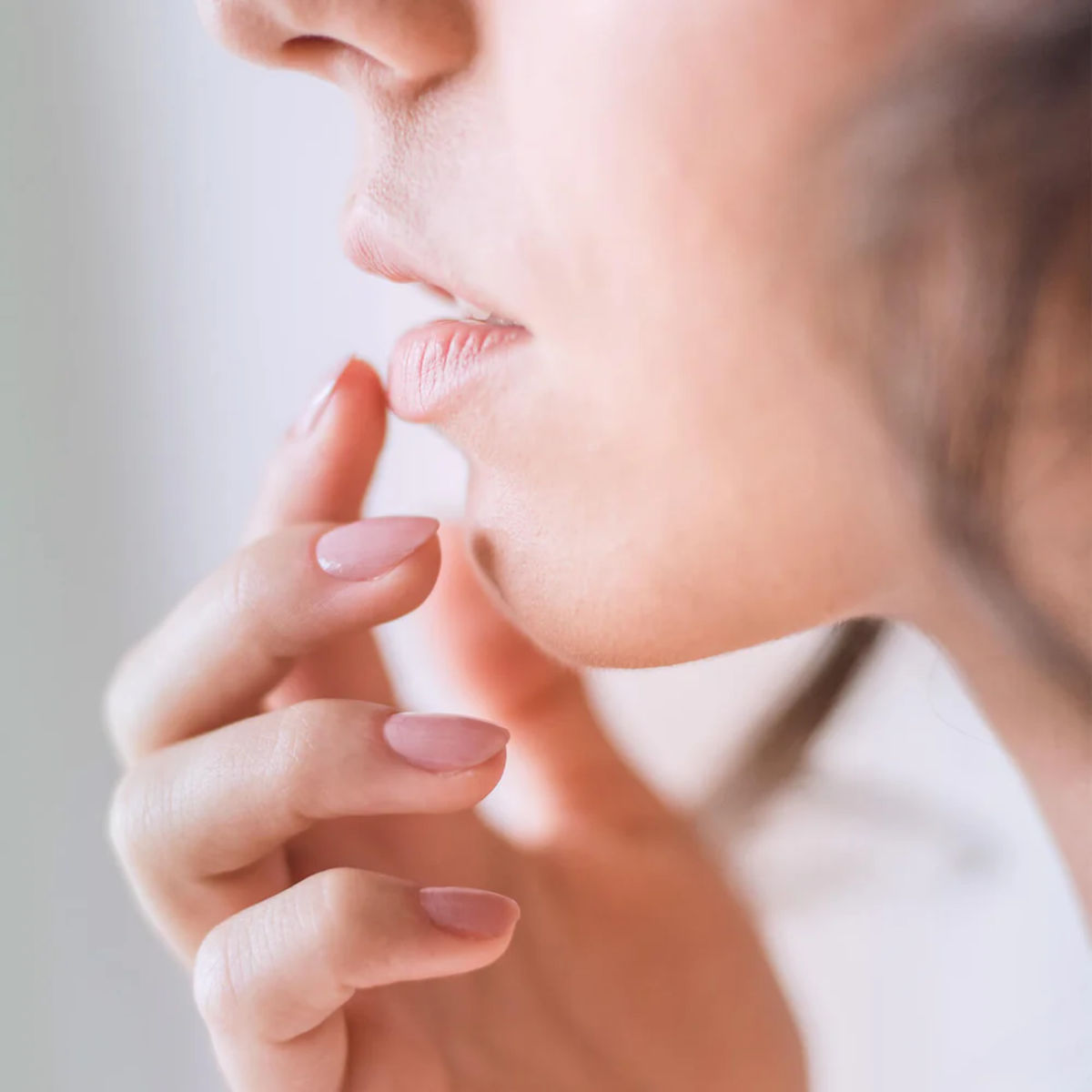 Labbra secche e screpolate: rimedi e prodotti naturali