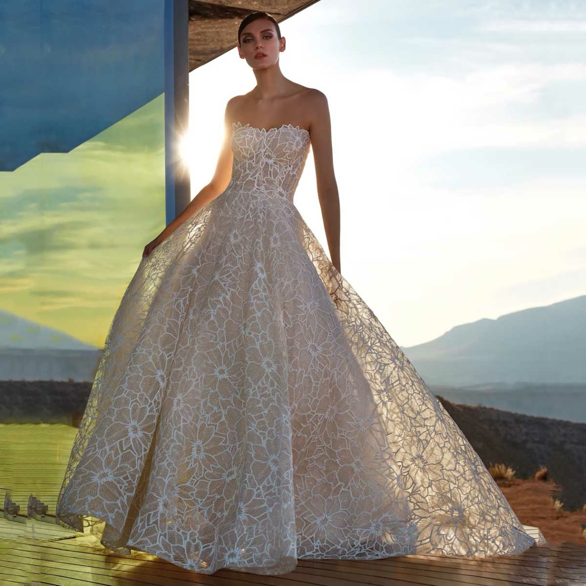 Abiti da sposa in pizzo 2024: 12 capolavori di eleganza!