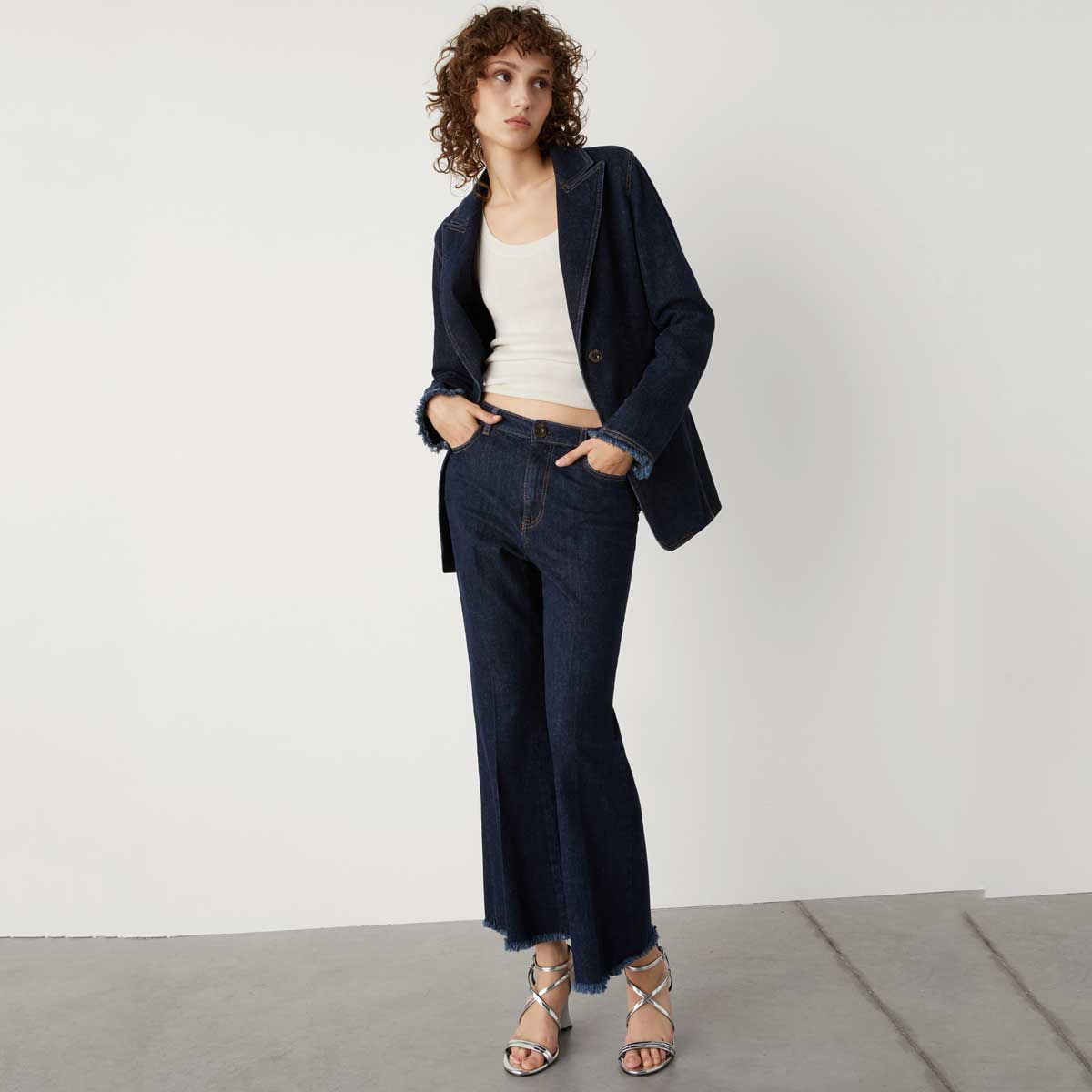 Blazer in denim: 9 modelli per sostituire la giacca di jeans
