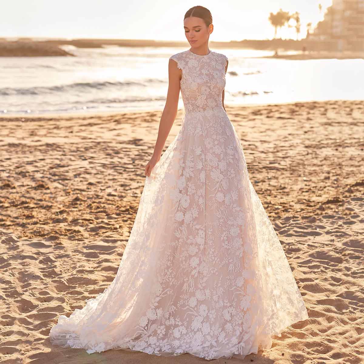 9 fantastici vestiti da sposa 2024 per un matrimonio al mare