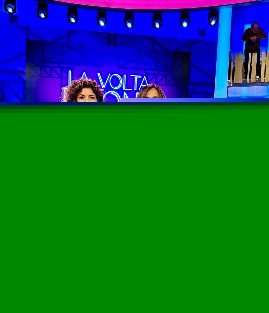 Caterina Balivo look viola: il colore moda che colpisce!